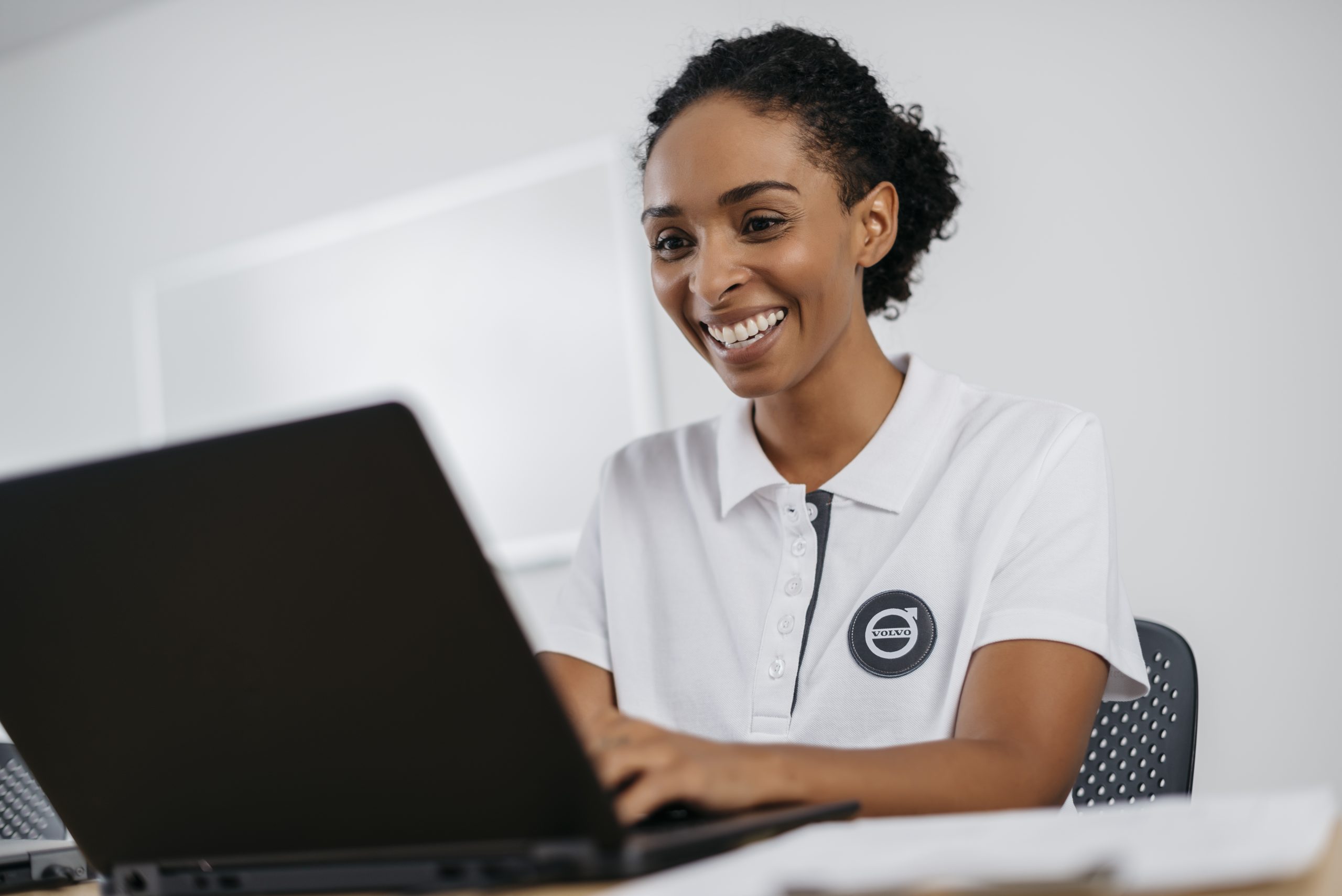 Volvo Trucks and Mack Trucks Academy Offer Free Online Technician ...